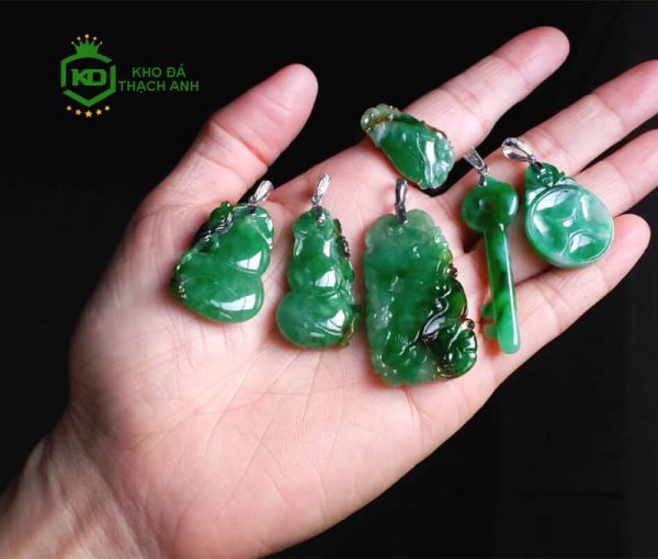 6 Cách Phân Biệt Ngọc Phỉ Thuý Thật Giả Đơn Giản Dễ Làm